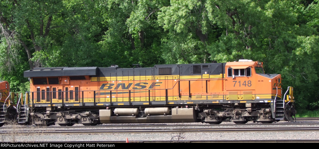 BNSF 7148